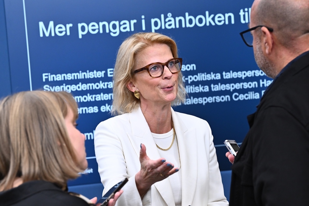 Regeringen: Sänkt skatt med 60 kronor i månaden för de med lägst löner ...